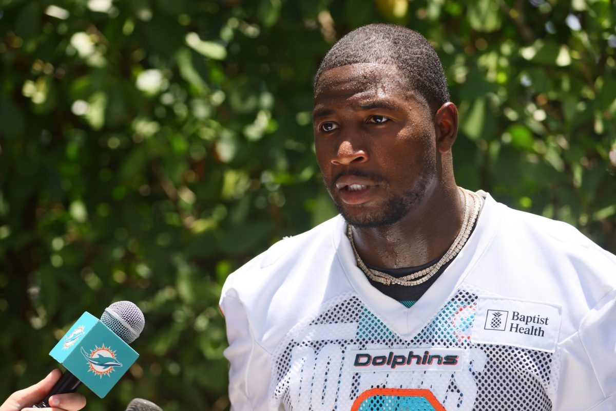 Jonnu Smith adds fuel to Miami Dolphins-Buffalo Bills rivalry with ...